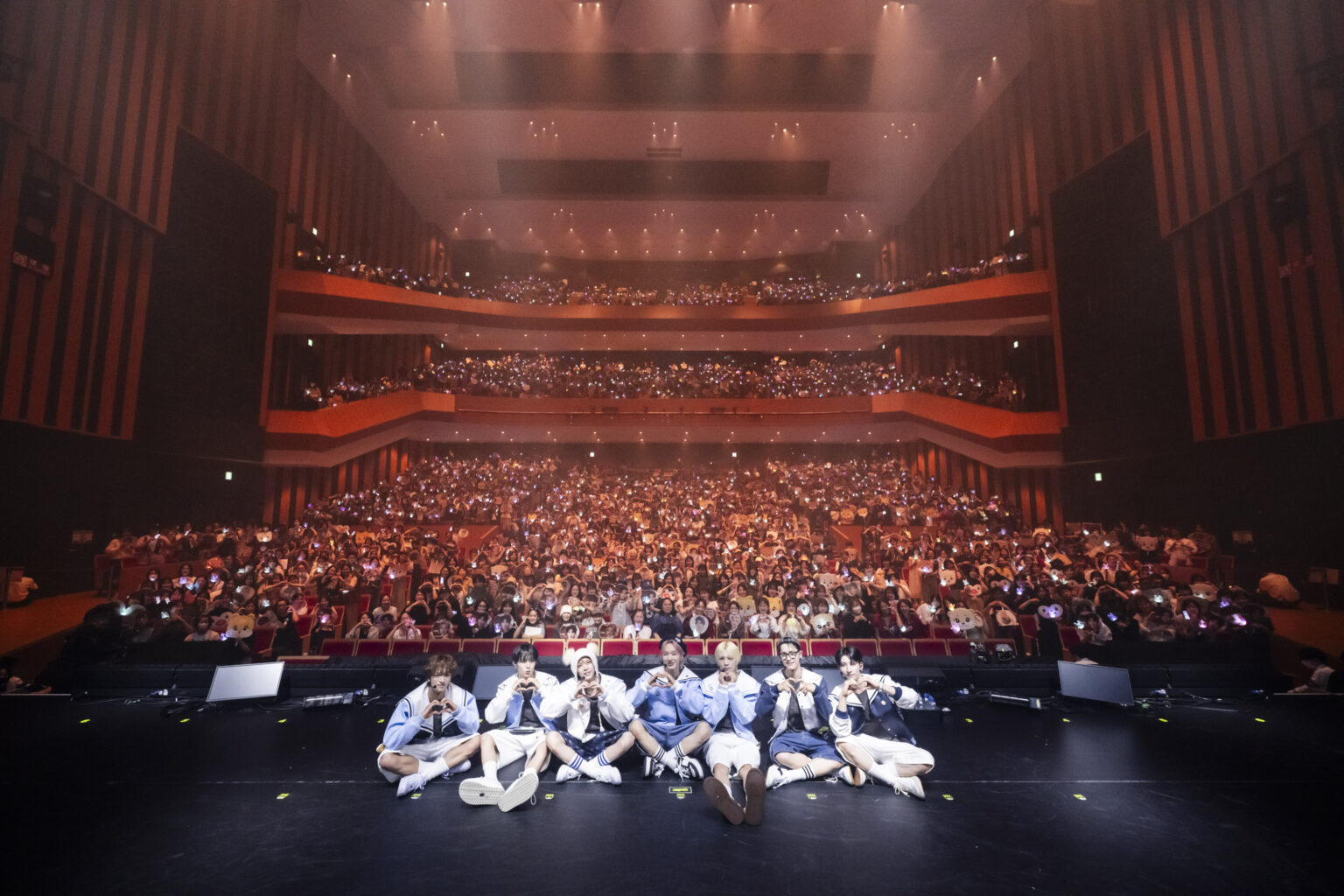 NEXZ（ネクスジ）、「NEXZ LIVE TOUR 2025 “One Bite”」公演セトリ - まいにちKポ